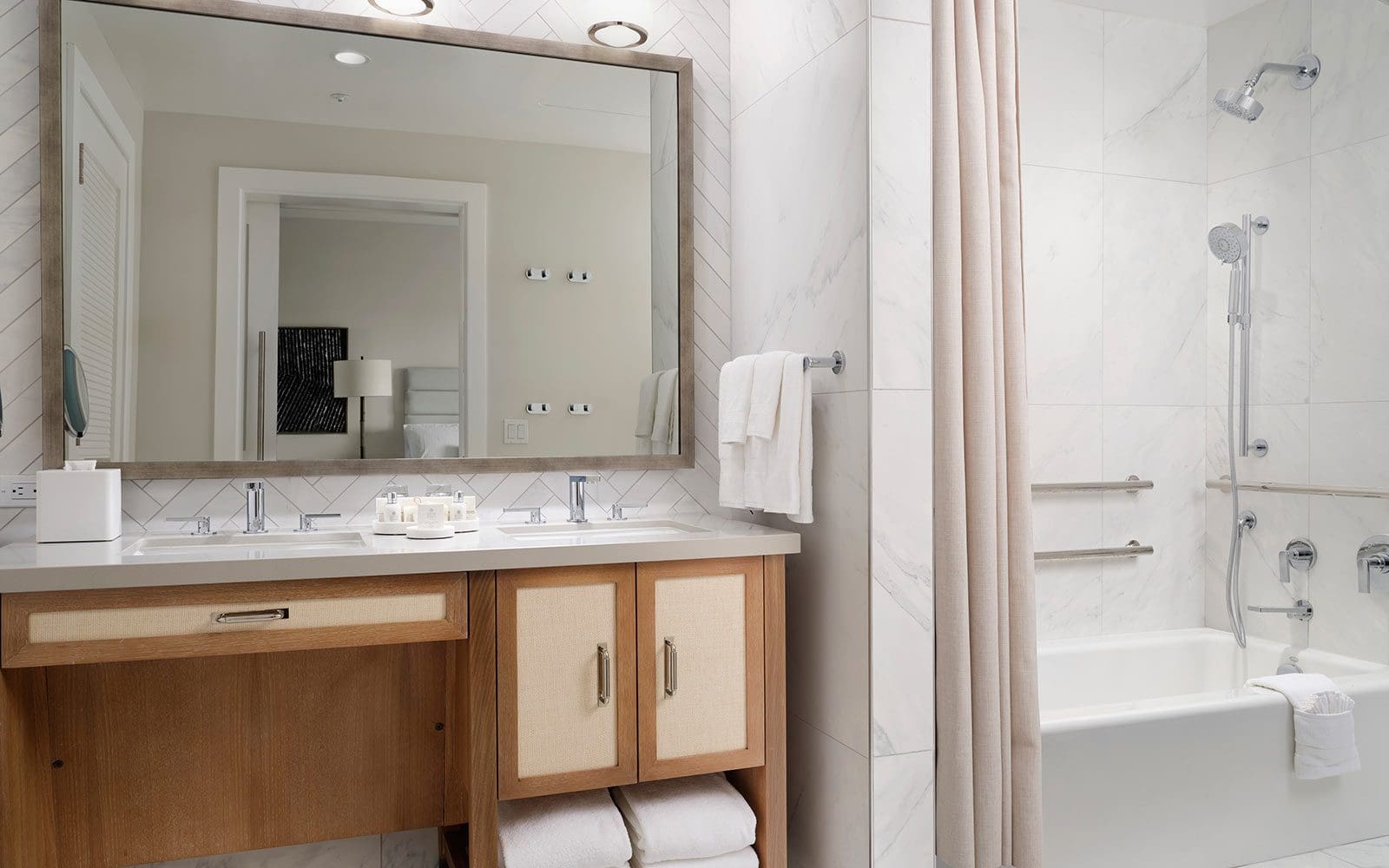 Villa – Mobility Accessible with Tub - Hotel del Coronado