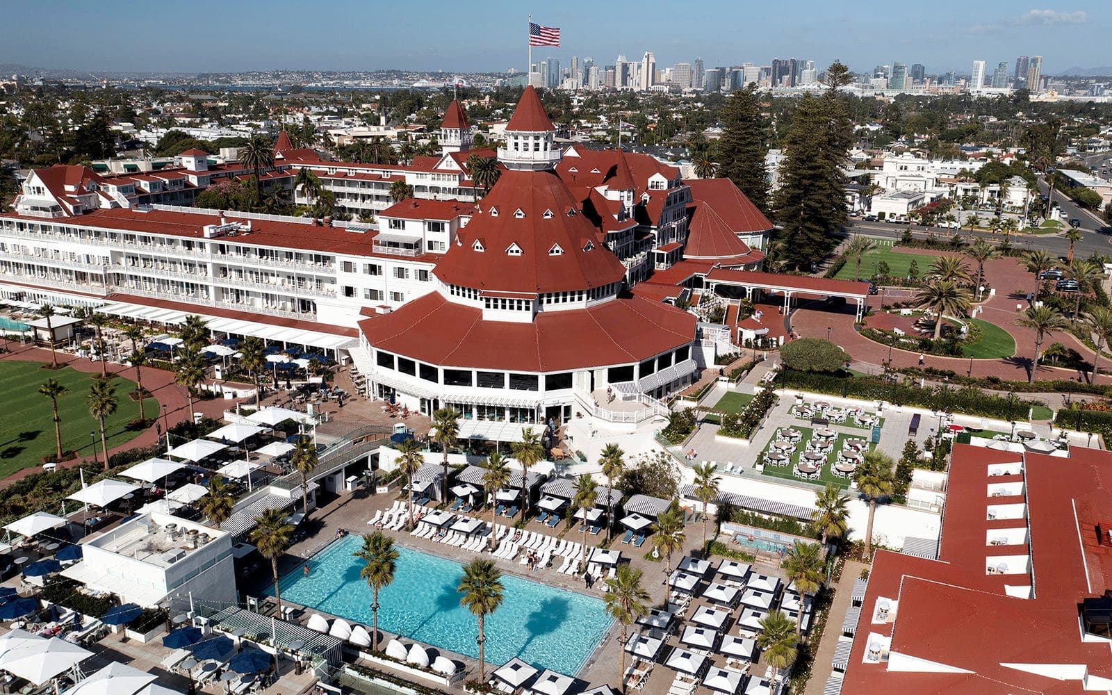 The Del Pool & Cabanas | Beach Chair & Cabana Rentals